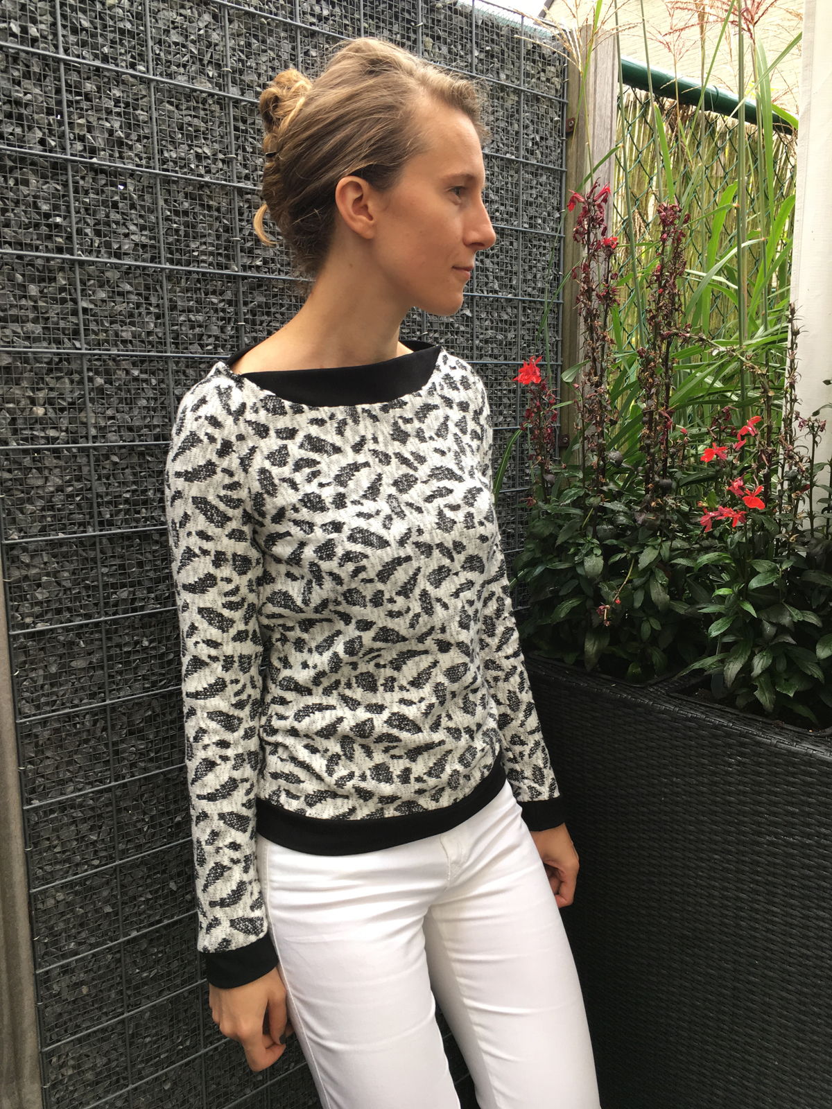 Een Aster voor een kieken – Girls in Uniform