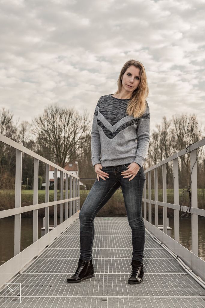 Sweaterfun Met Fenna Girls In Uniform