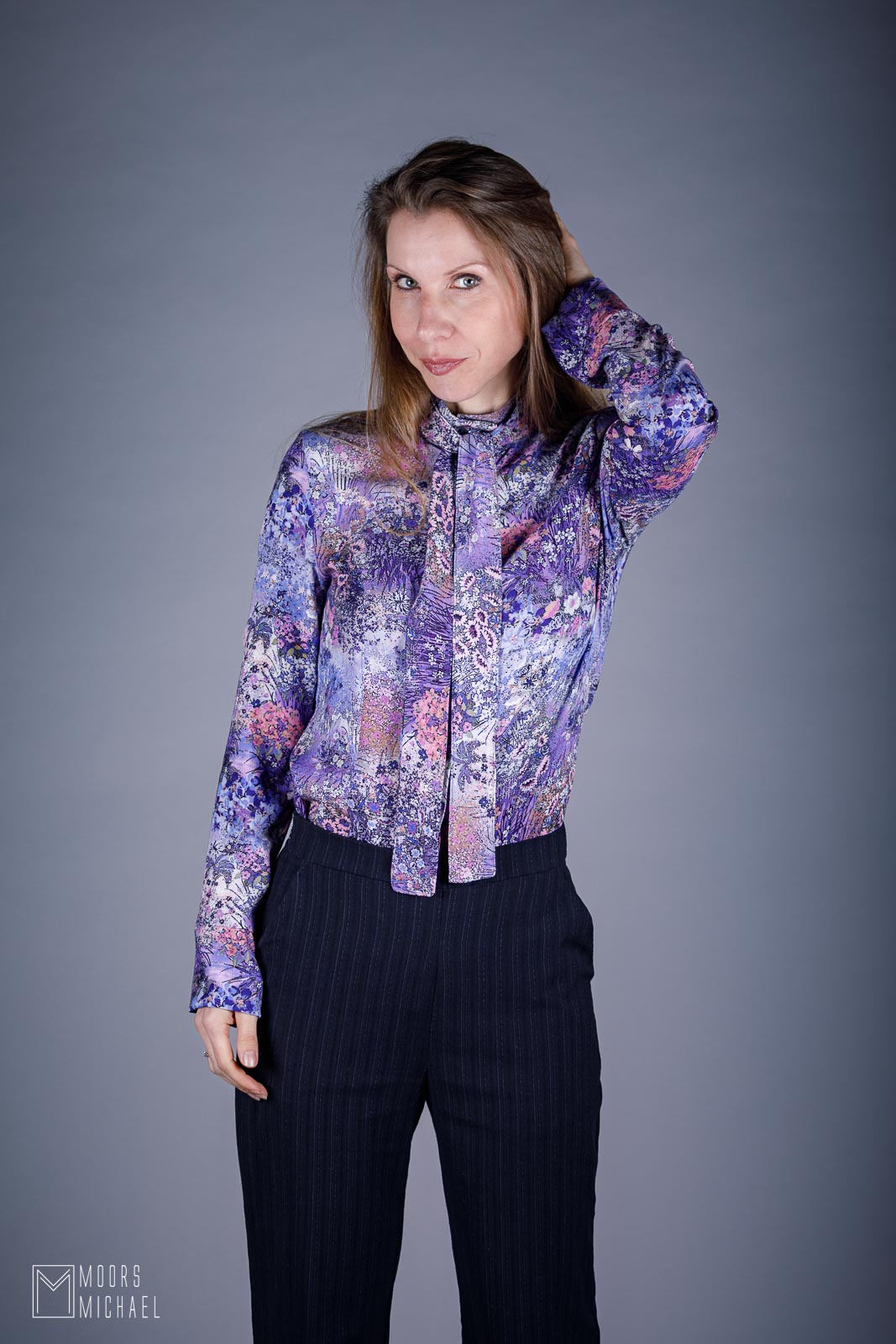 Lovely Lova – trial and error – Girls in Uniform