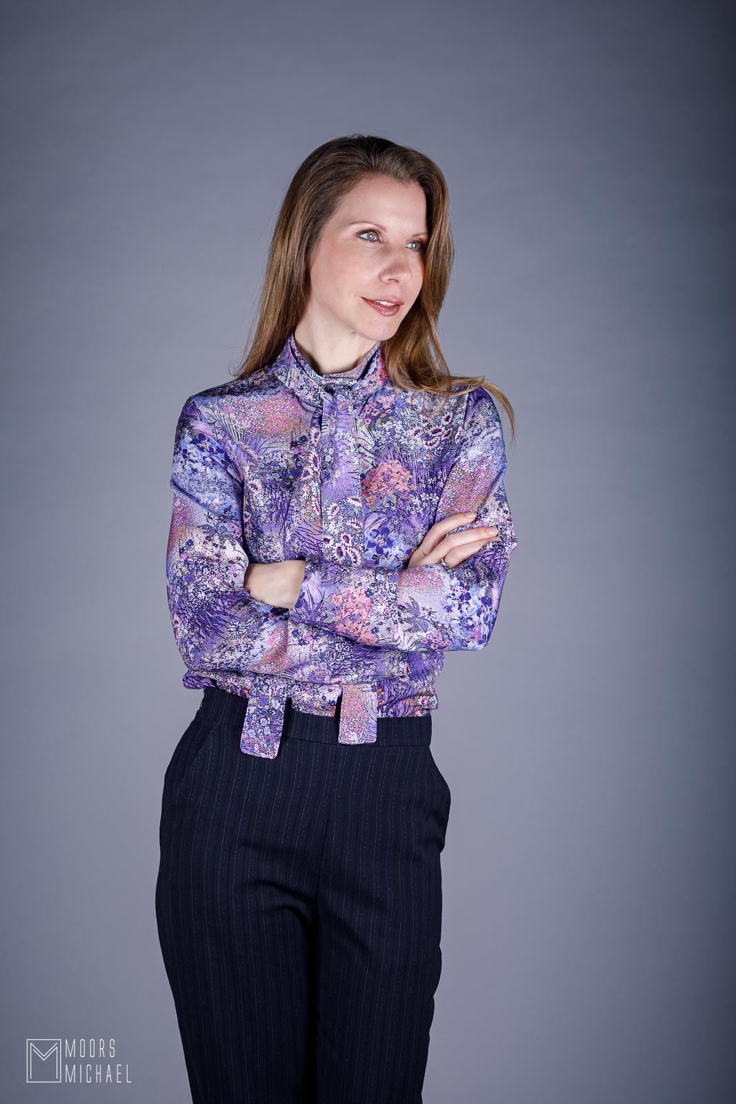 Lovely Lova – trial and error – Girls in Uniform