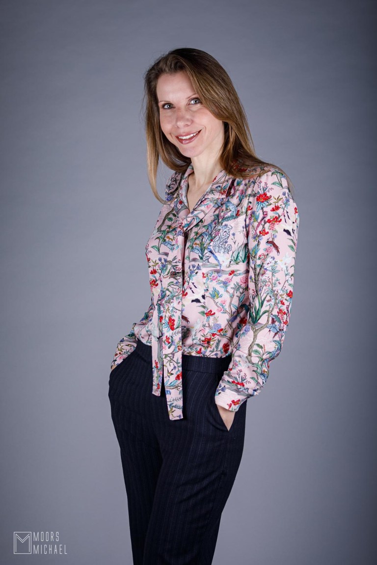 Lovely Lova t(w)o(o) – Girls in Uniform