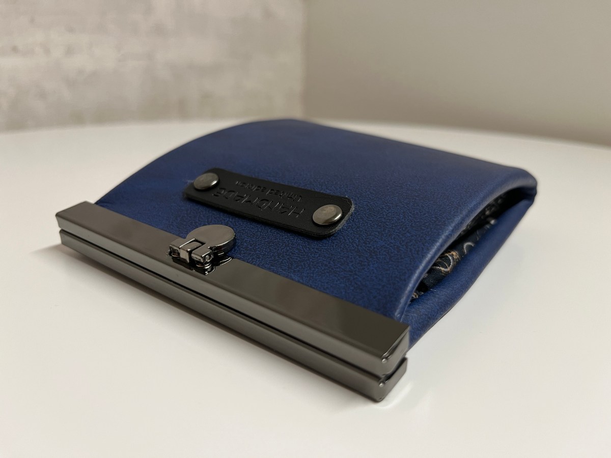 Roxy rocks – Girls in Uniform